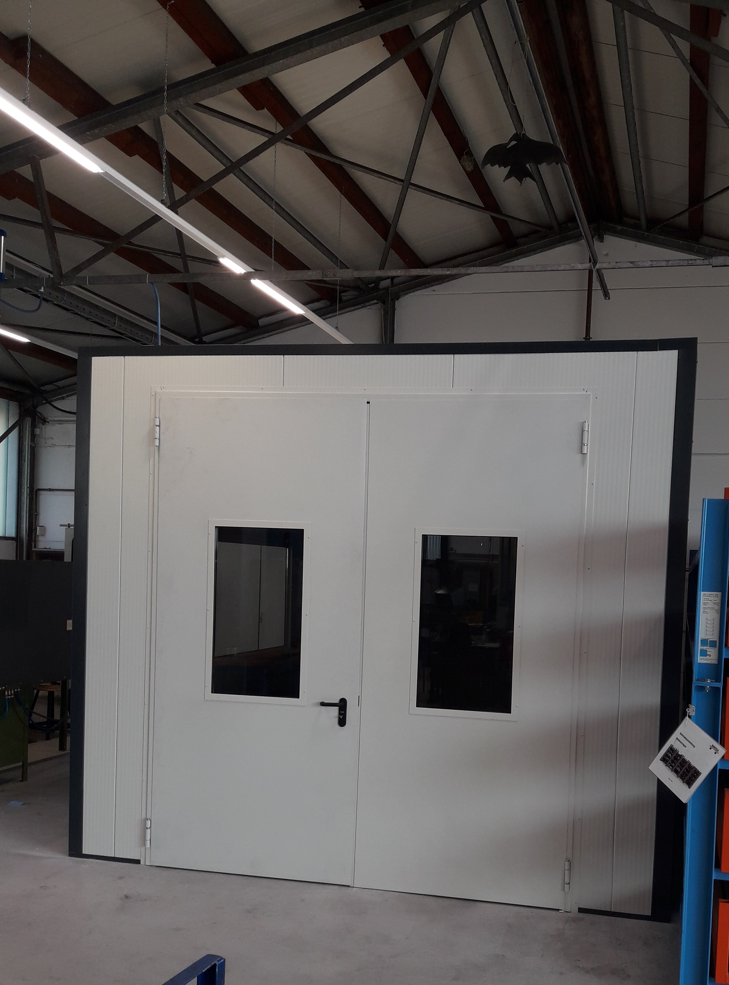 Schallschutzkabinen | Produkte | Jansen Systembau